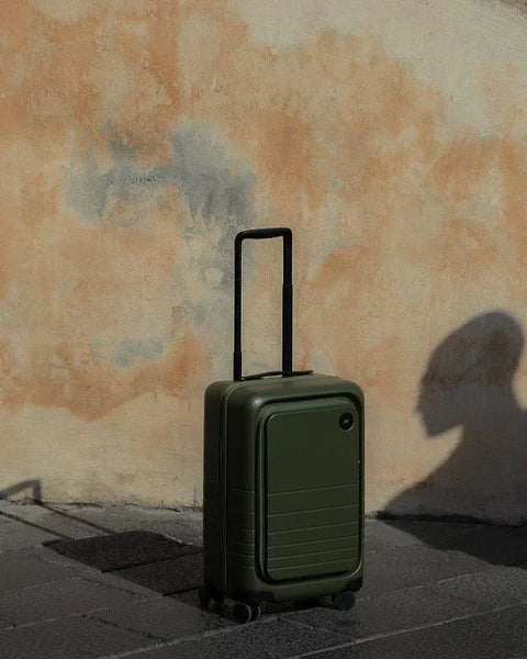 Carry-On size limits by airline (2026) – Monos Canada