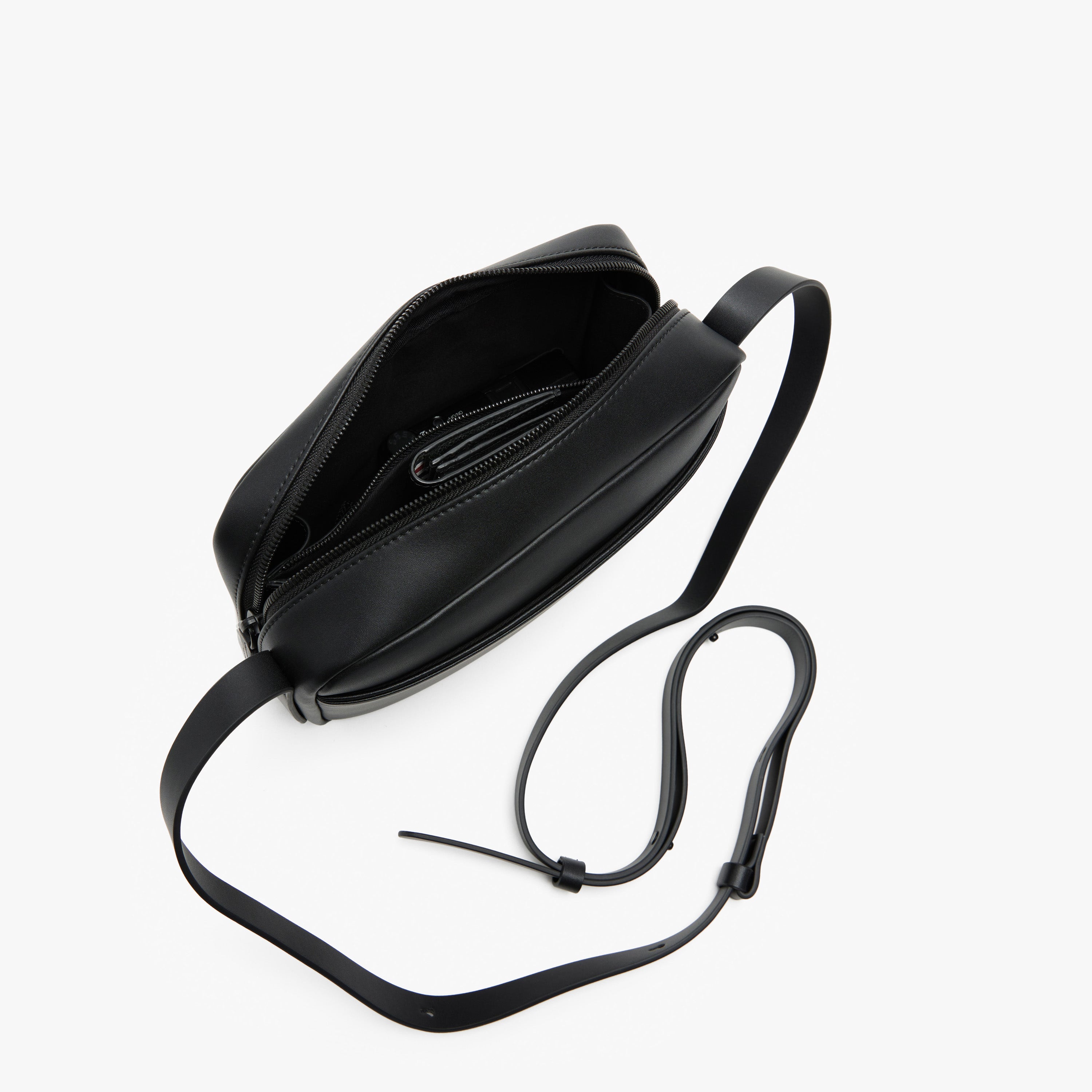 Metro Crossbody, Vegan Leather Shoulder Bag | Monos Luggage & Bags