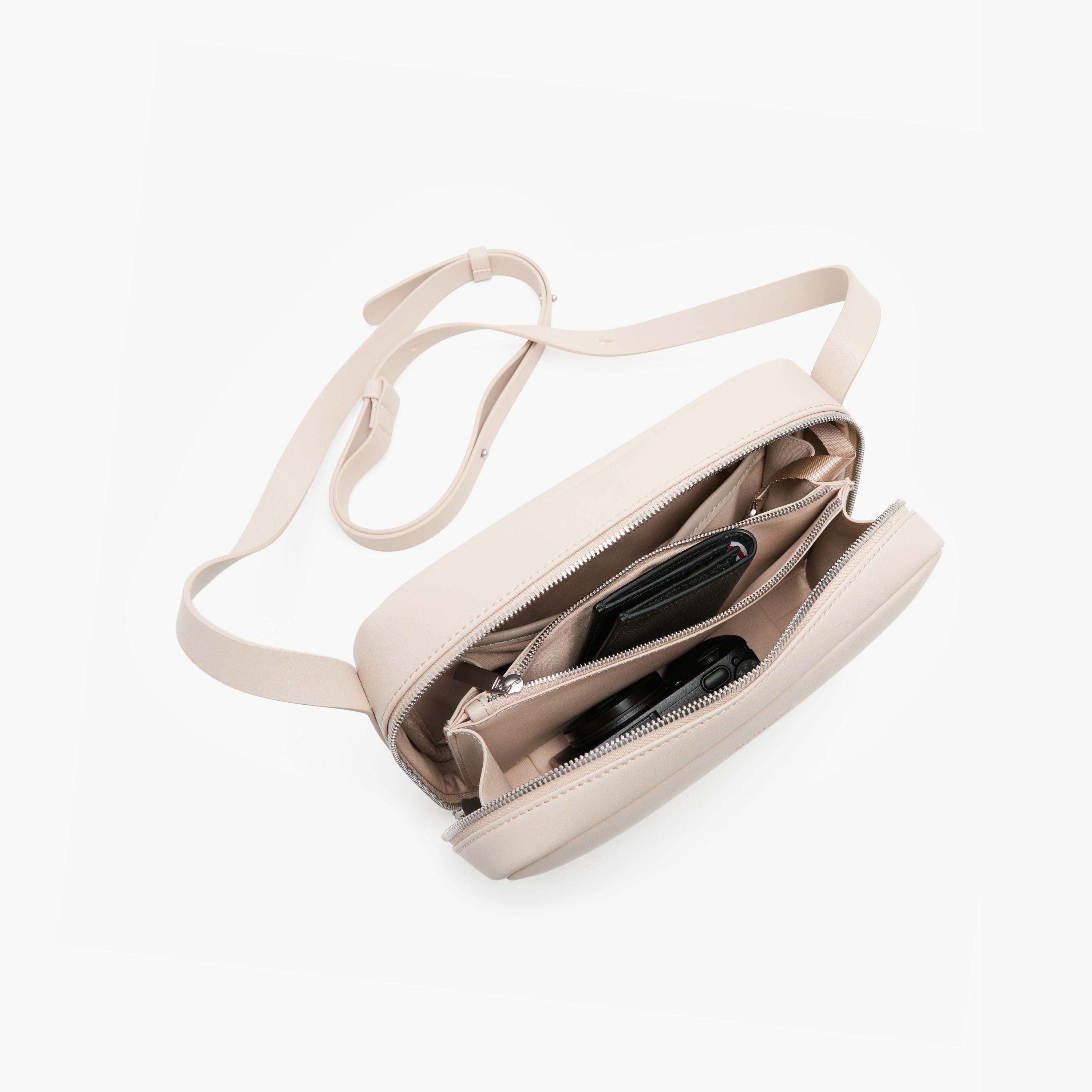 Metro Crossbody, Vegan Leather Shoulder Bag | Monos Luggage & Bags