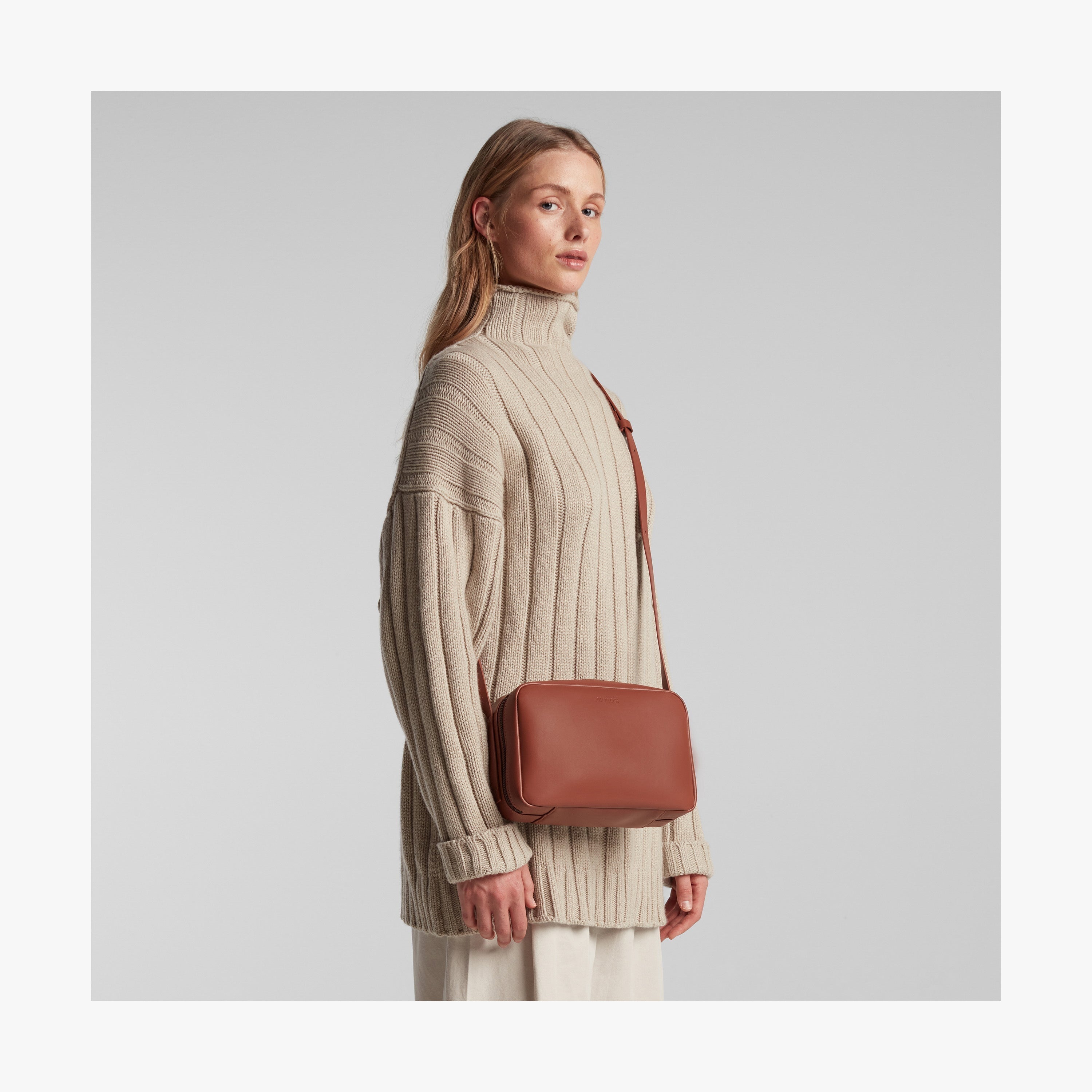 Metro Crossbody, Vegan Leather Shoulder Bag | Monos Luggage & Bags ...