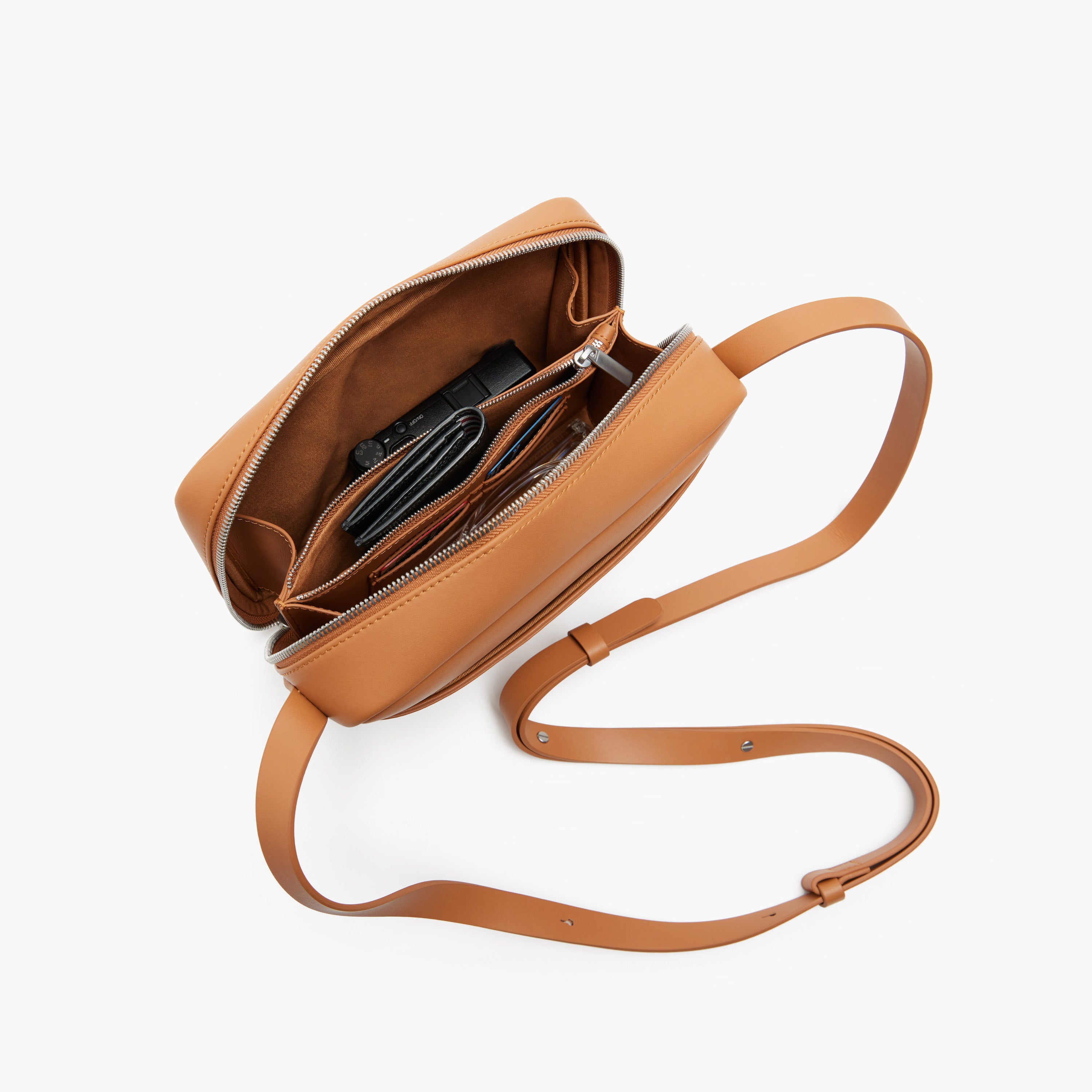 Metro Crossbody, Vegan Leather Shoulder Bag | Monos Luggage & Bags