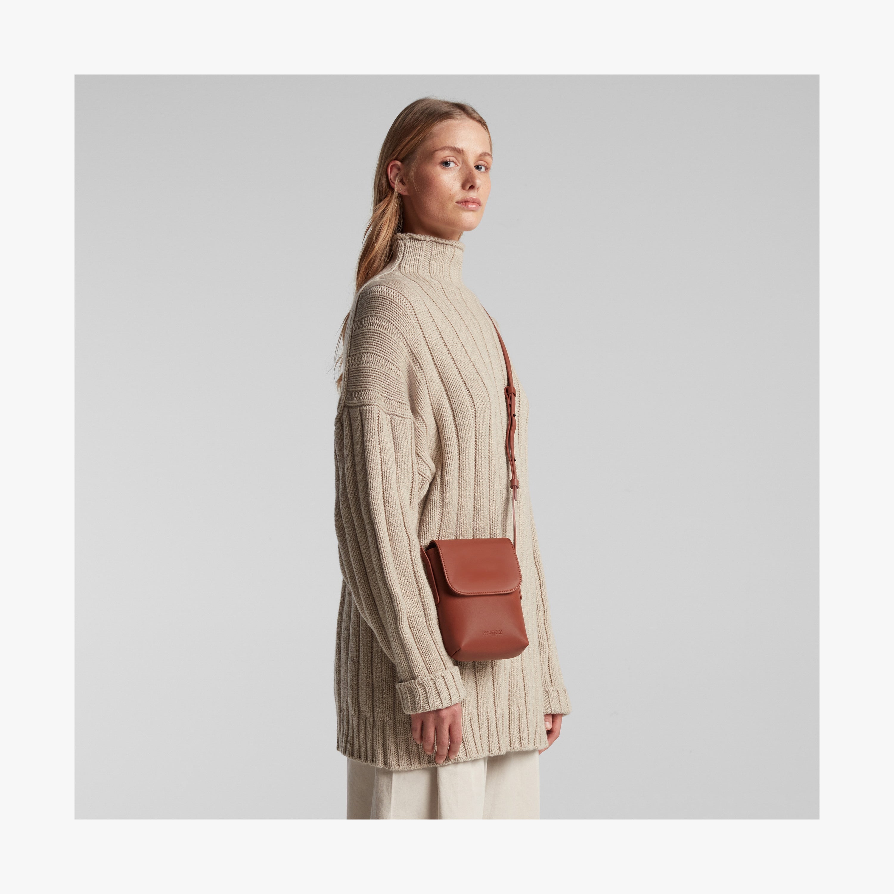 Metro Mini Crossbody, Vegan Leather Shoulder Bag | Monos Luggage ...